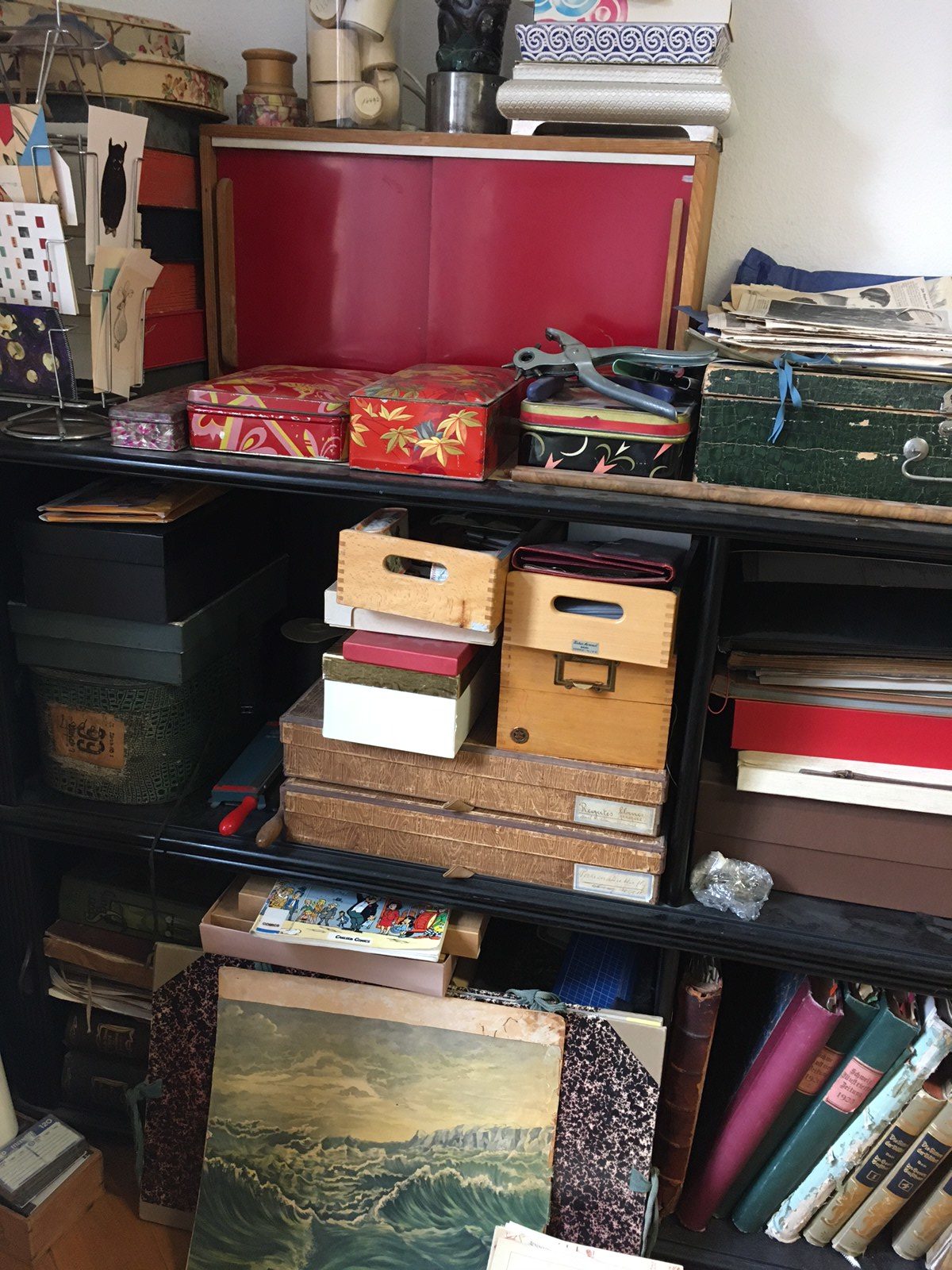 Paper and Craftsmanship | Swiss Artist Saskia Parisi and her postcards